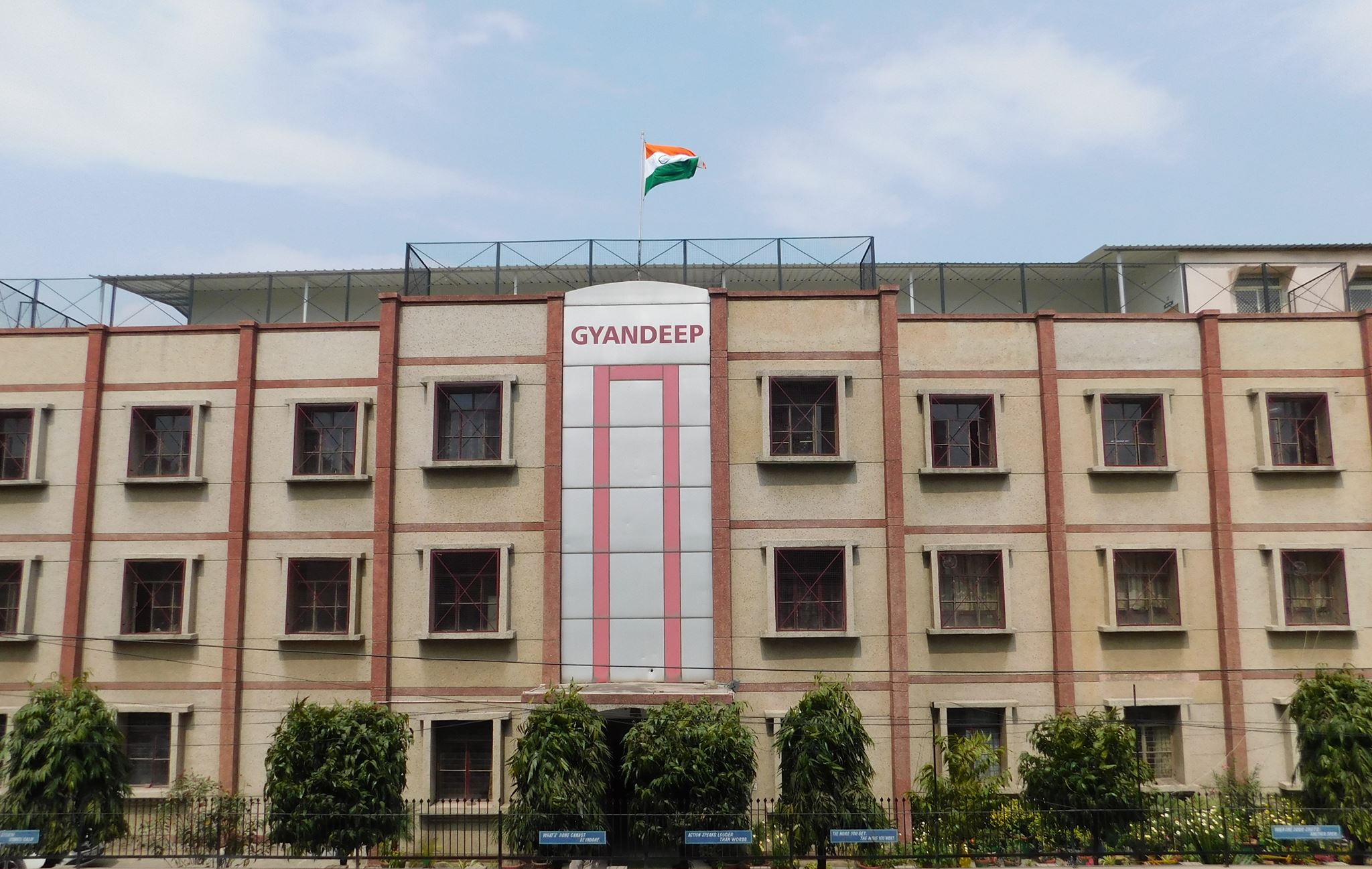 Gyandeep Vidya Bhawan - Best School In Yamuna Vihar Delhi